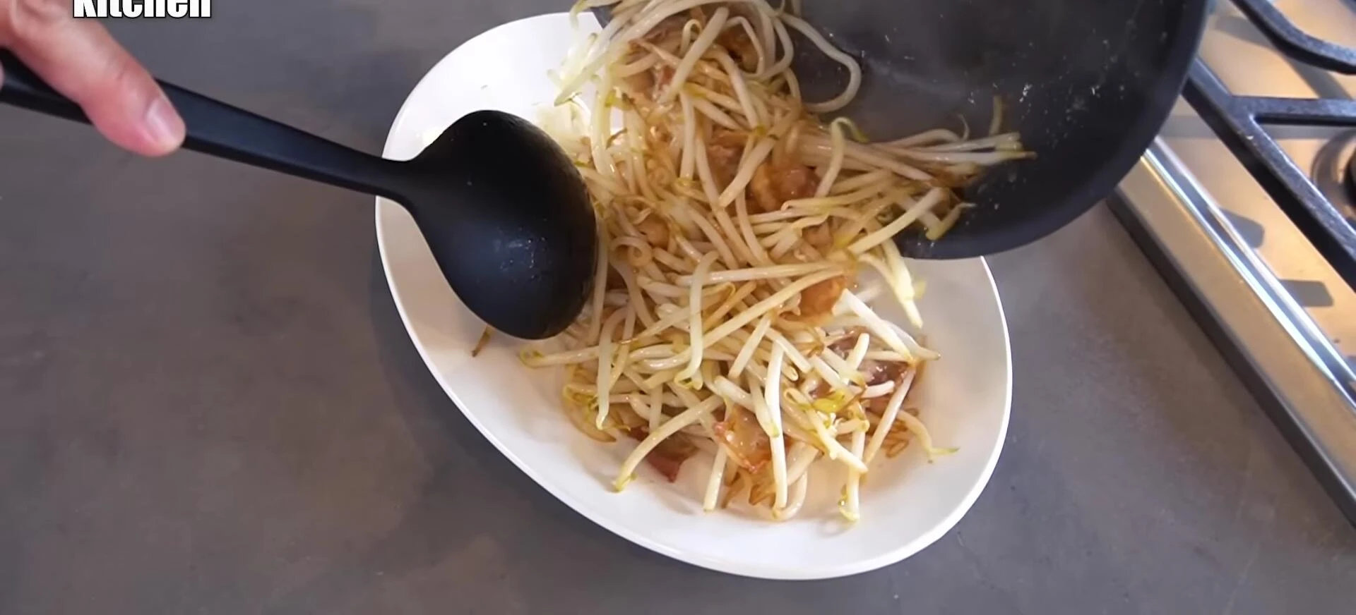 Crispy Bean Sprout Pork Stir-Fry: A Budget-Friendly Delight