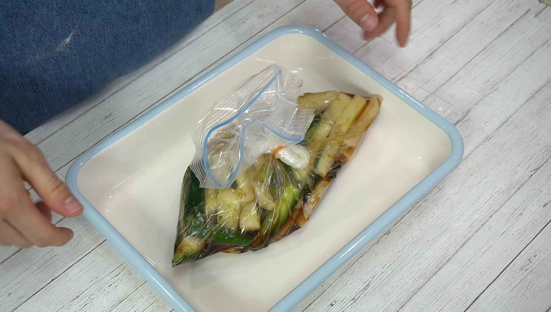 Crispy Daikon & Cucumber Pickles: Easy Ziploc Recipe