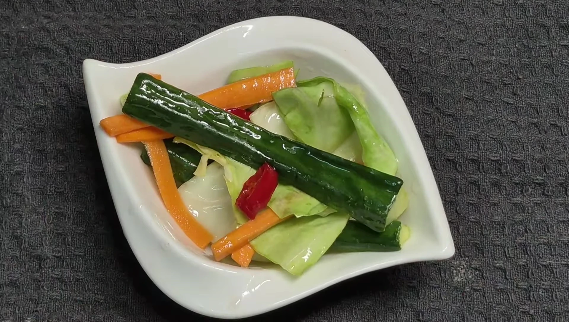 Quick & Tasty Japanese Tsukemono: 3-Vegetable Pickle Recipe